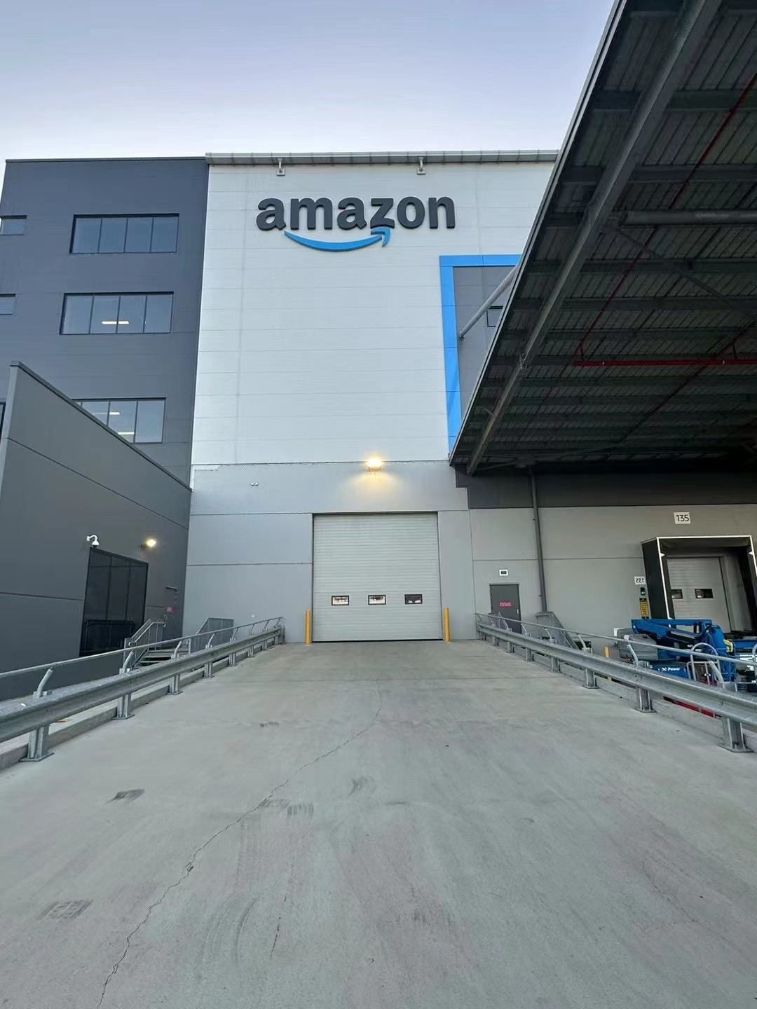 Streamline Your Amazon Freight with Austway: Your Trusted Amazon ...